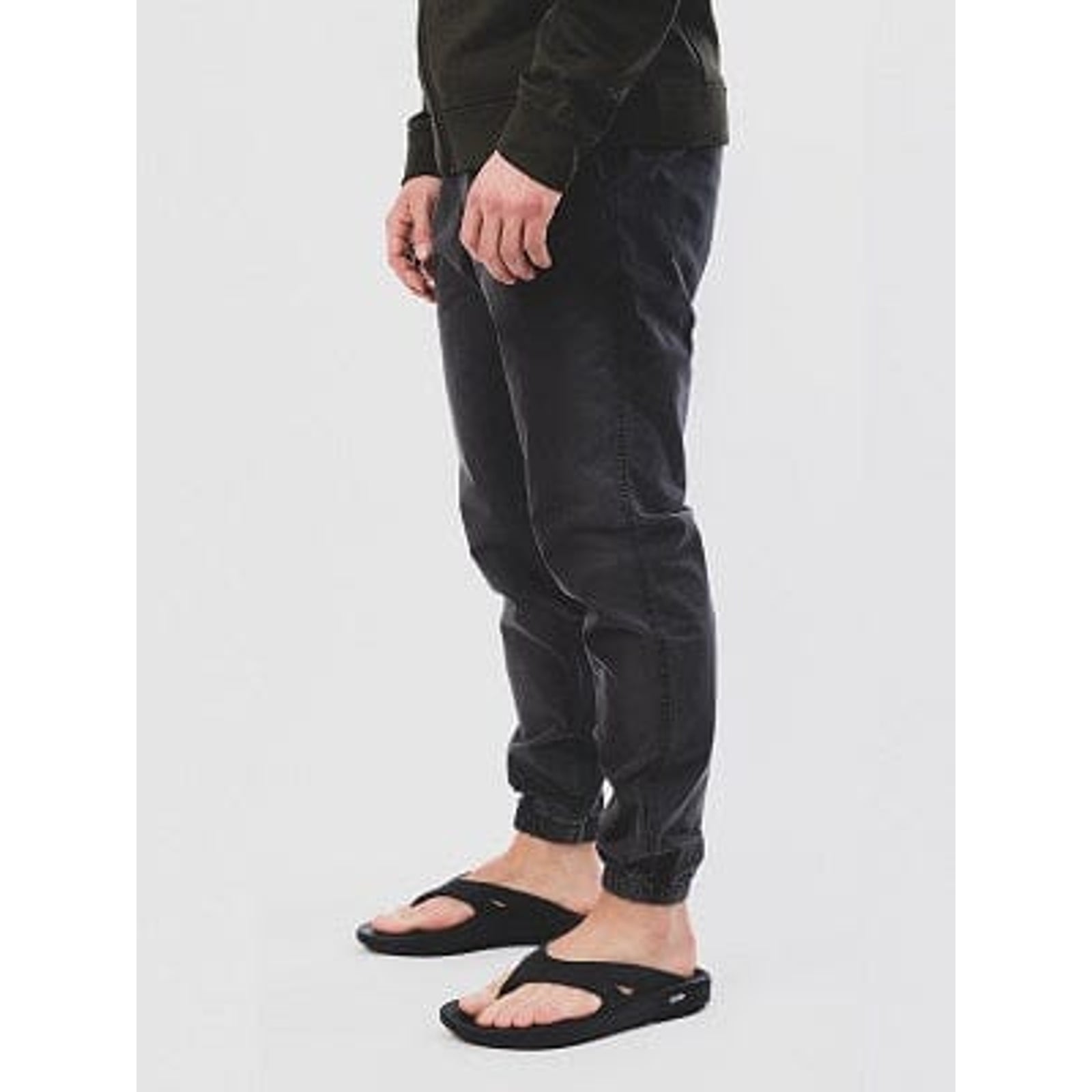 OOFOS Unisex OOriginal Thong Sandal - Black - Hillmalaya